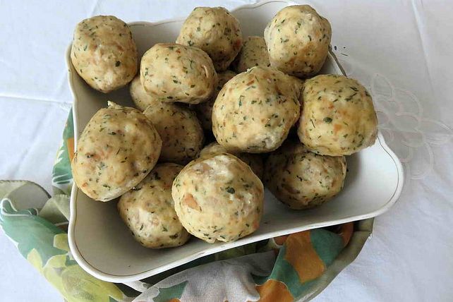 Laugenwecken-Knödel von Juulee| Chefkoch