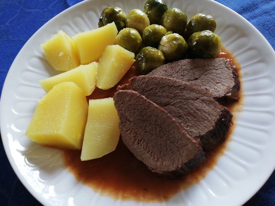 Hirschkeule in Rotwein-Preiselbeer-Sauce von Christa1010 | Chefkoch