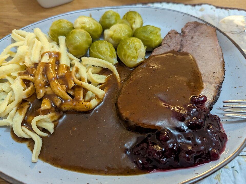 Hirschkeule in Rotwein-Preiselbeer-Sauce von Christa1010| Chefkoch