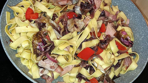 Tagliatelle mit Trevisano von noveli