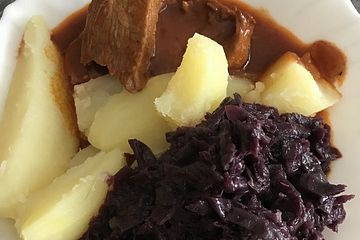 Schweinebraten mit Rotkohl und Knödeln von Akithedevil| Chefkoch