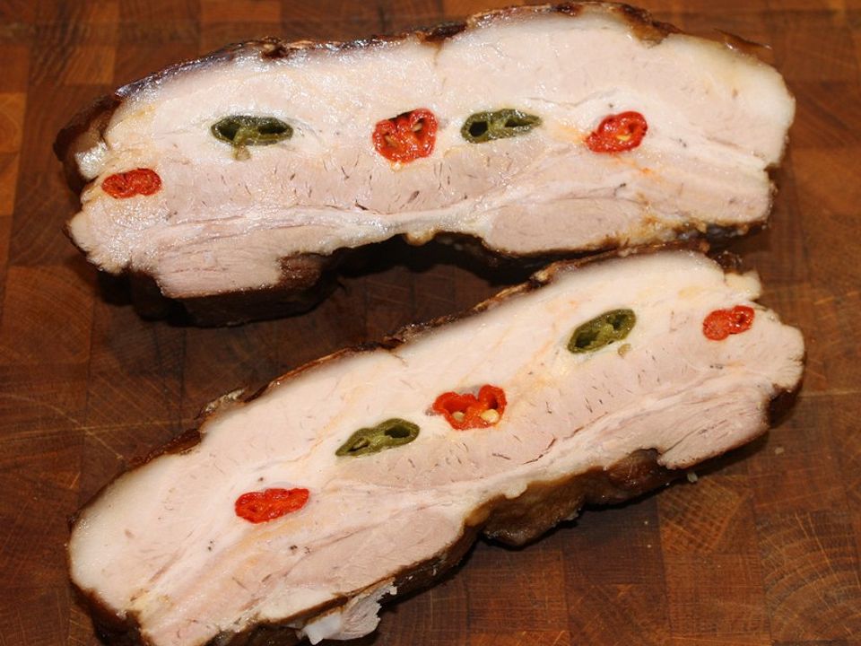 Knuspriger Schweinebauch, gespickt mit Chili von Klaumix| Chefkoch