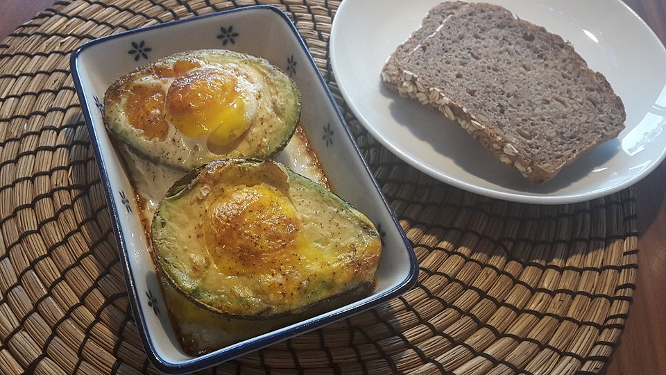 Gebackene Avocado mit Ei von Phoneu