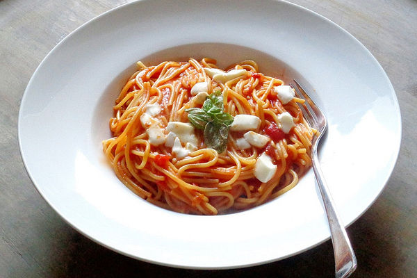 One Pot Pasta Tomate-Mozzarella von caro_mi | Chefkoch