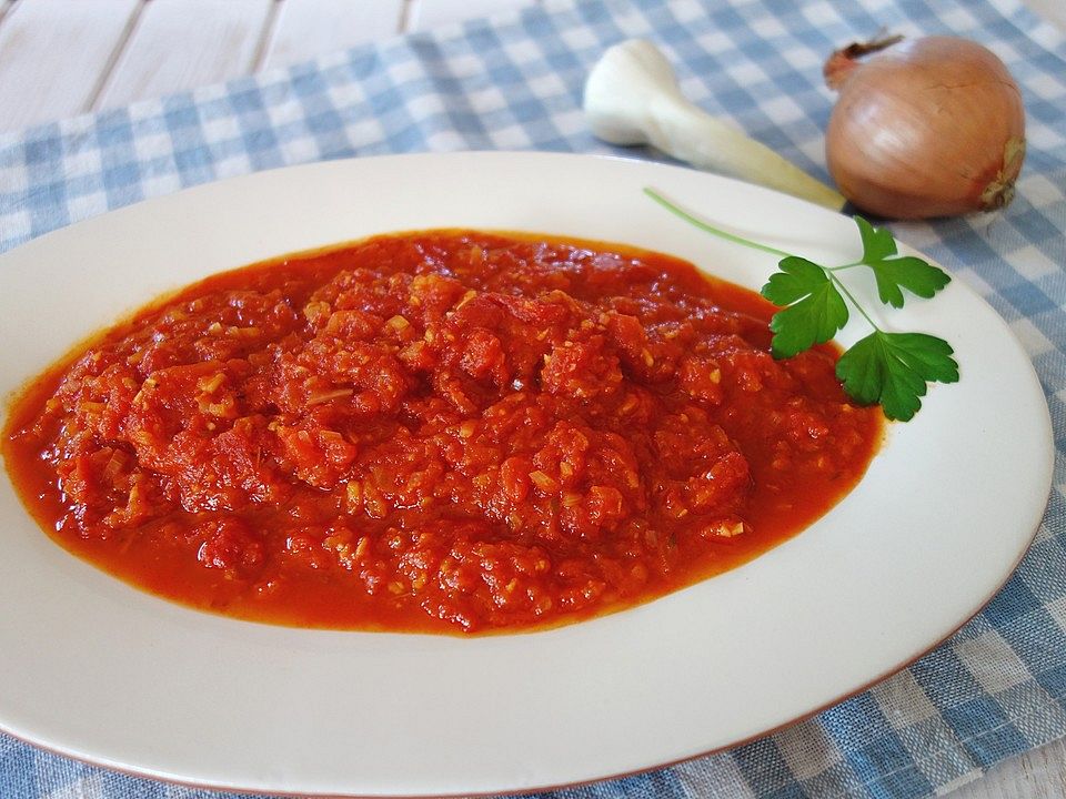 Einfacher schneller Tomatensugo von trekneb| Chefkoch