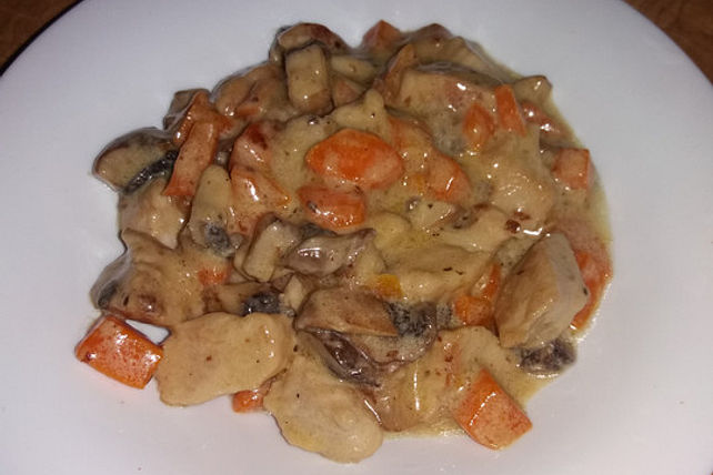 Puten-Pilz-Karotten-Gulasch von Zuckerfreak15| Chefkoch