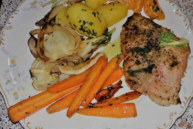 Welsfilet mit Fenchel-Orangen-Gemüse von einsel1| Chefkoch