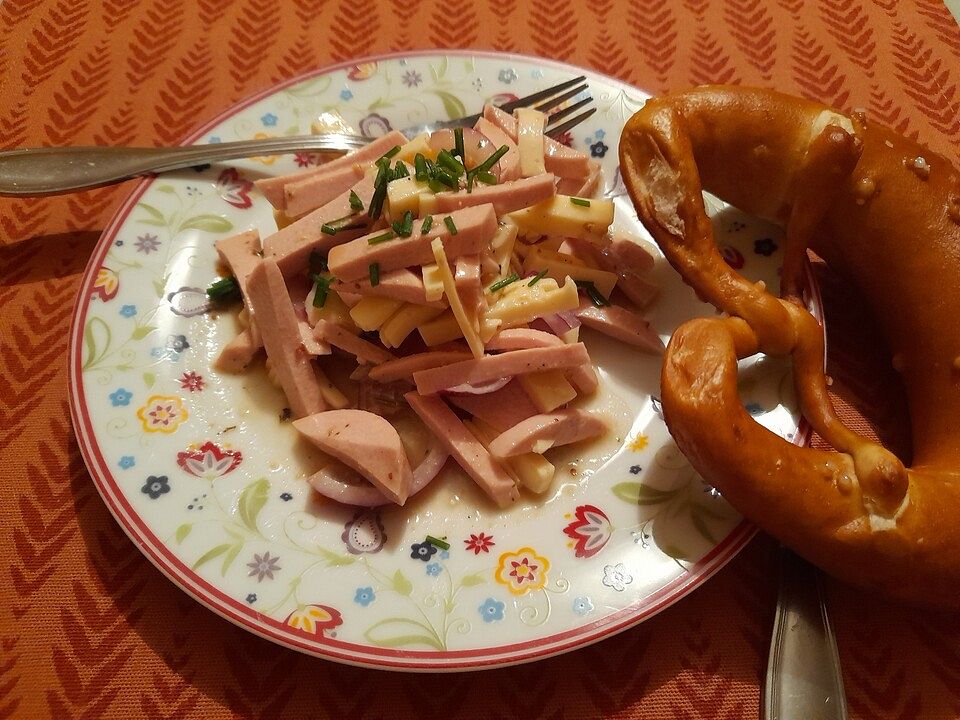 Käse-Wurst-Salat mit Dressing von zweierlei Senf von Weisswurst| Chefkoch