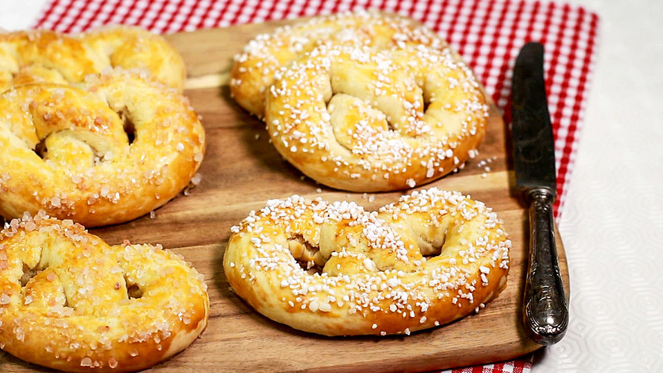 Butterbrezeln süß oder salzig von Esslust
