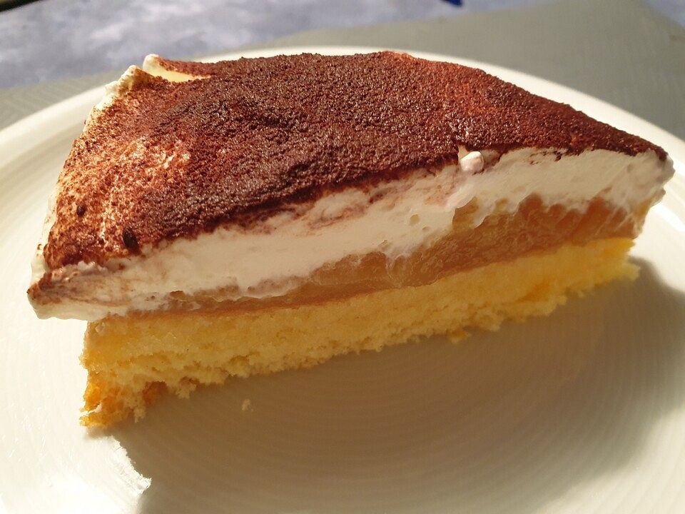 Apfelmustorte mit Sahnehaube von He-fe| Chefkoch