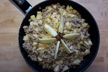 Apfel-Nuss-Spätzle von BlackCat70| Chefkoch
