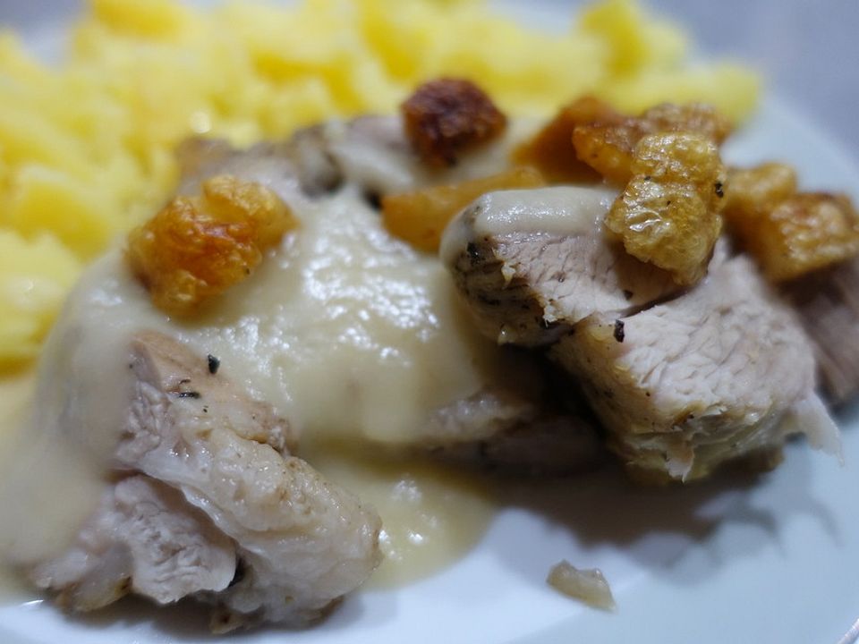 Geschmorte Schweineschulter mit Apfel-Lavendel-Sauce von hefide| Chefkoch
