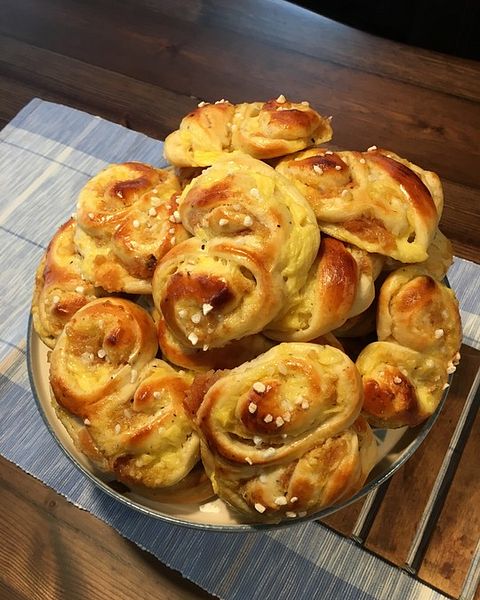 Hefeteilchen Mit Fullung