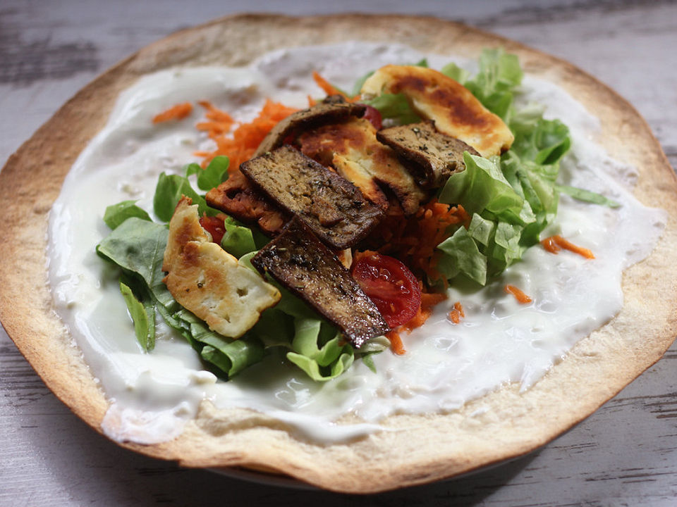 Vegetarisches Dürüm mit Räuchertofu und Halloumi von Grexta| Chefkoch