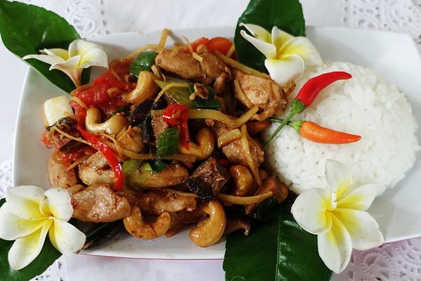 Thailändische Hühnerbrust mit Ingwer - Gai Pad Khing von dieter ...