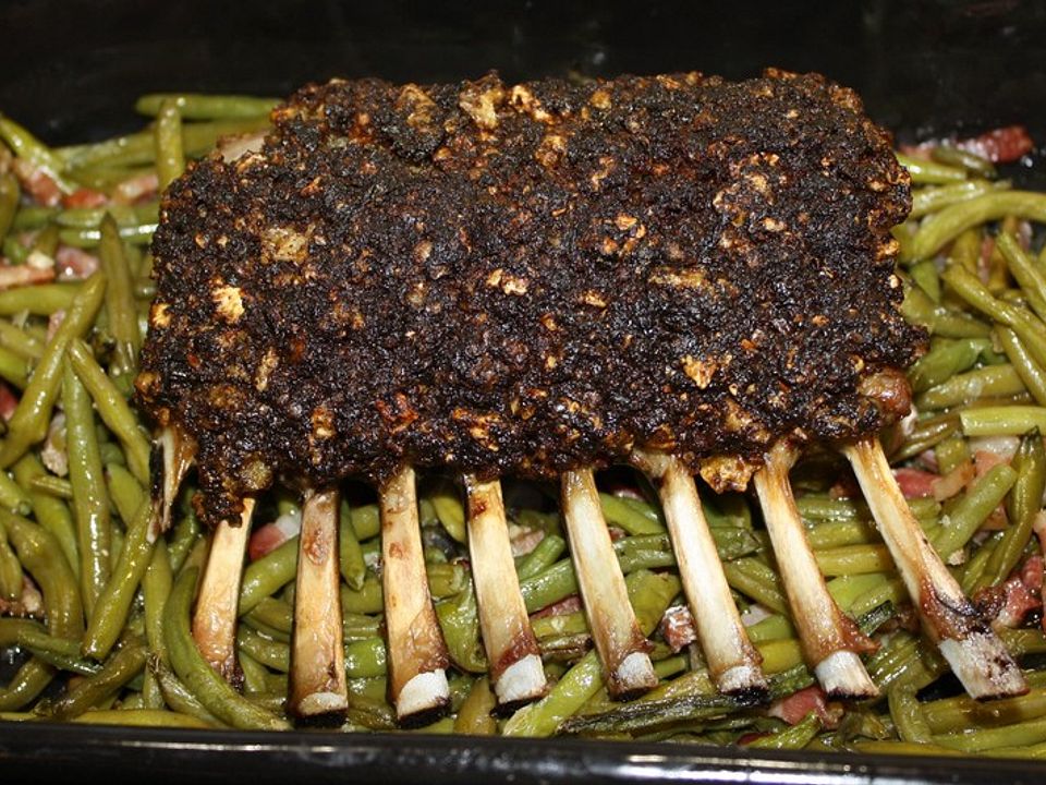 Lammkarree in Bärlauchkruste auf Bohnen von Klaumix| Chefkoch