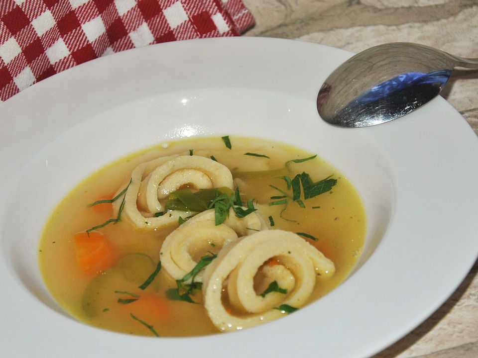 Einfache Flädlesuppe von sarah140591 | Chefkoch