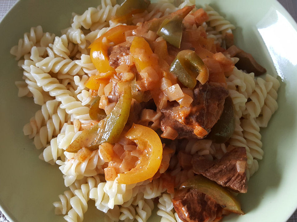 Ungarisches Kalbsgulasch von Anni_P| Chefkoch