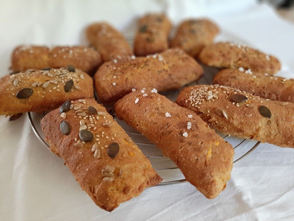 Kürbis-Seelen mit Dinkelmehl und Skyr von LissyBack| Chefkoch