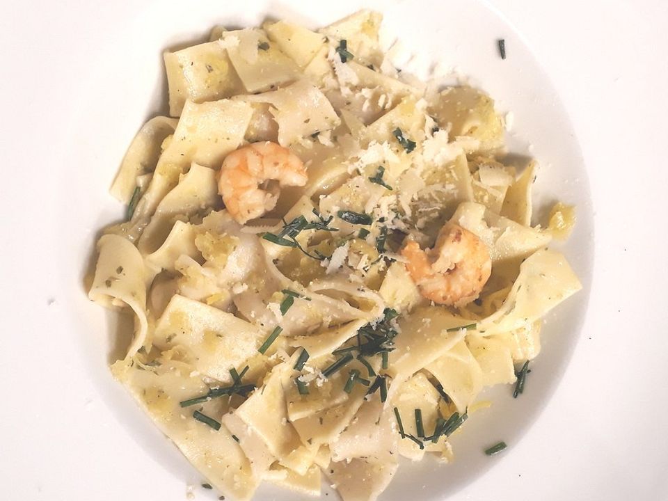 Bandnudeln mit Zucchini und Garnelen von Uja66| Chefkoch Bandnudeln mit Zucchini und Garnelen von Uja66| Chefkoch