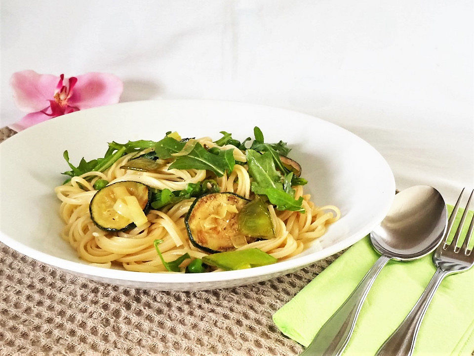 Spaghetti-Gemüse mit Parmesan von trekneb| Chefkoch
