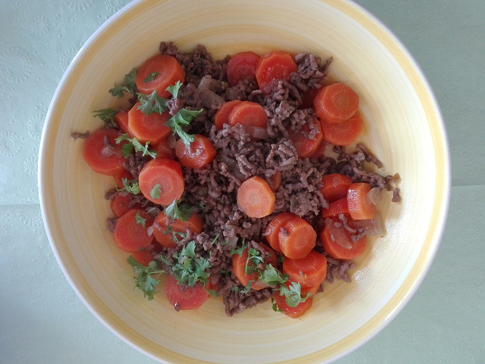 Möhrenpfanne mit Rinderhack von Sophia_ck| Chefkoch