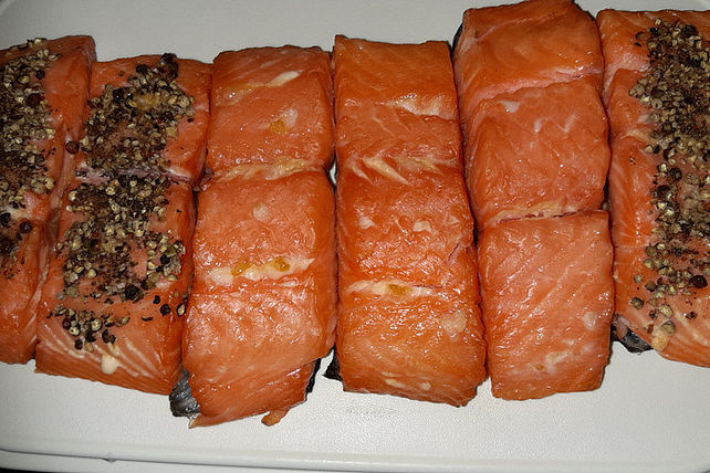 Stremellachs - heiß geräuchert im Grill von trishas-welt| Chefkoch