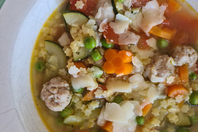 Sternchensuppe mit Wurstbällchen von Nudili| Chefkoch