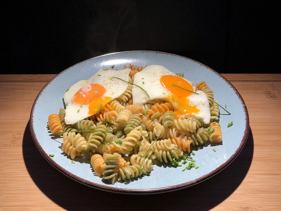 Nudeln mit Spiegeleiern von SessM| Chefkoch