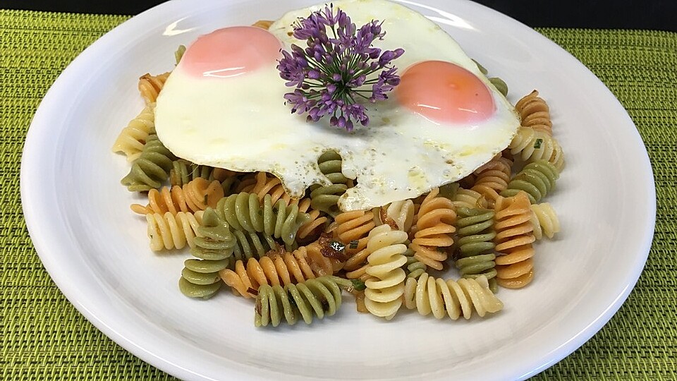 Nudeln mit Spiegeleiern von SessM