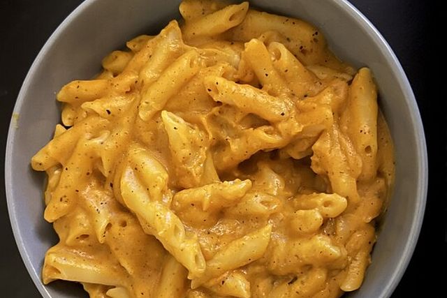 Herbstliche Pasta mit Kürbiscreme zum Dahinschmelzen von Xorri