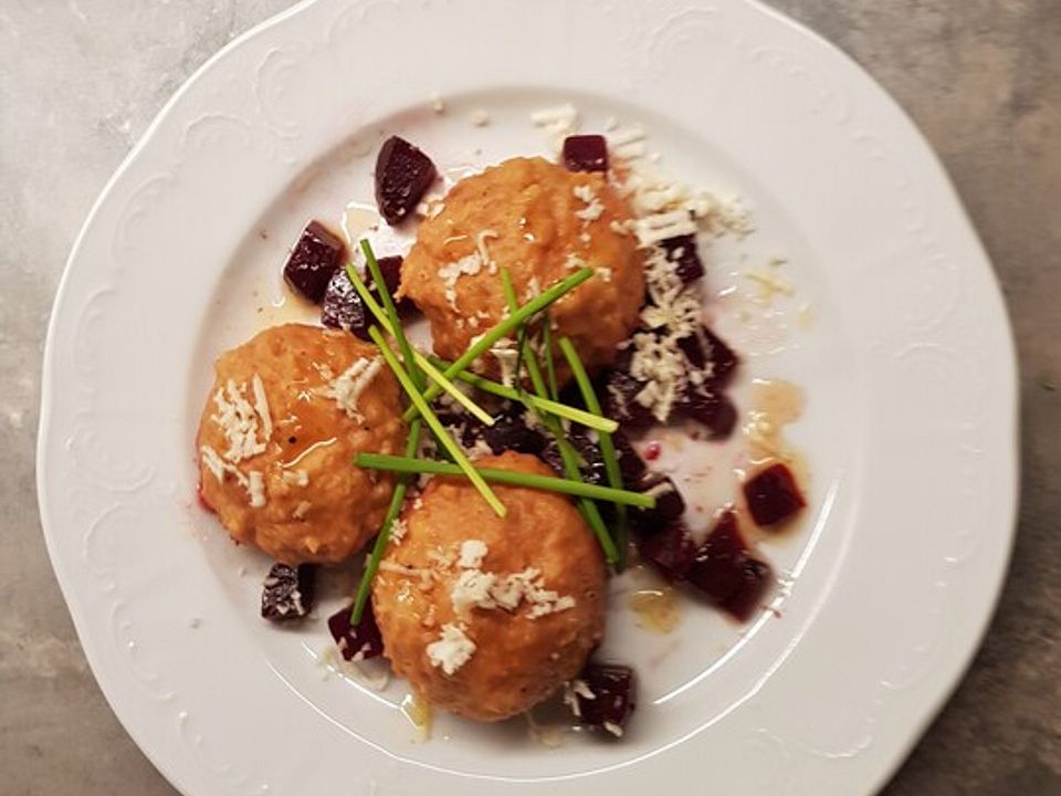 Rote Rüben-Knödel mit Kren und Schnittlauch von claudikoch| Chefkoch