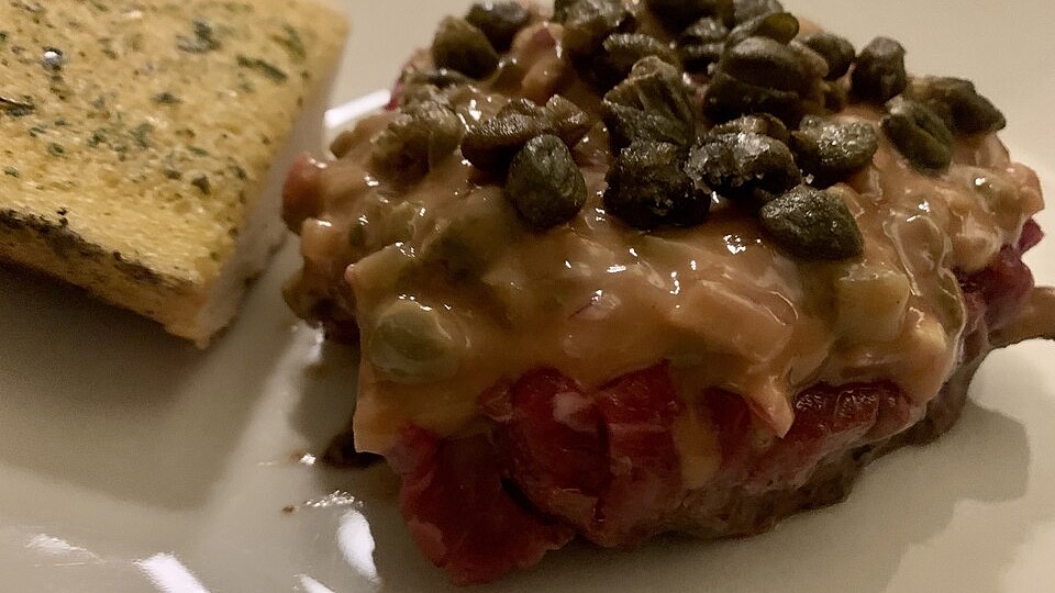 Steak Tatar mit Tapenade von OstseeShrimp
