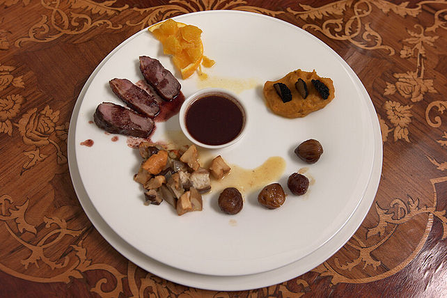 Rosa Entenbrust an Orangensauce mit Süßkartoffel-Mousse ...