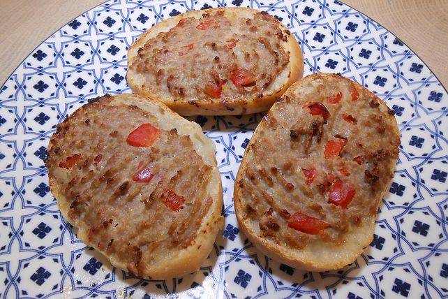 Überbackene Mettbrötchen von jbrunotte| Chefkoch