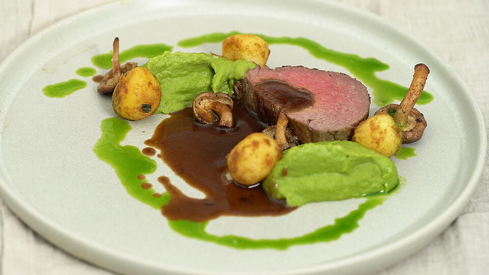 Rind, Kartoffel, Erbse, Shiitake, Jus von DasperfekteDinner