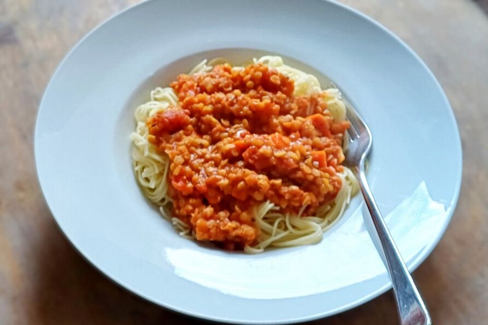 Rote Linsen Bolognese - einfach & schnell