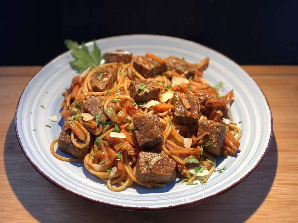 Spaghetti mit Hüftsteak-Ragout von SessM| Chefkoch