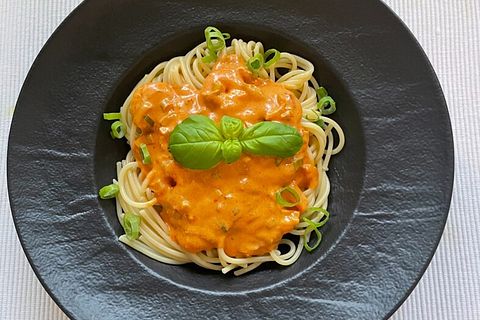 Spaghetti mit Scampi in Weißweinsauce von tami_ebenhofer