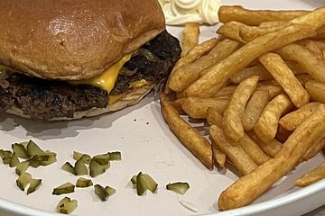 Oklahoma-Style Bacon Cheeseburger von DirtyDios| Chefkoch