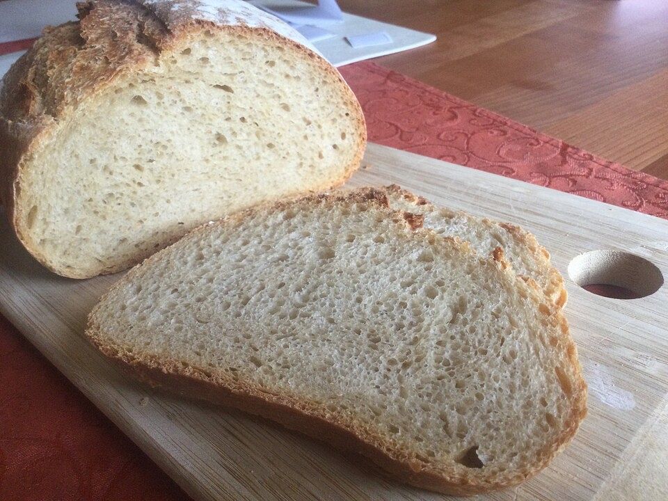 Weizen-Dinkelbrot mit Walnüssen und Sauerteig von Bienenköchin| Chefkoch