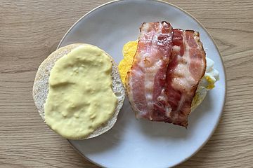 Frühstücksburger mit Spiegelei und Bacon von svdhaar| Chefkoch