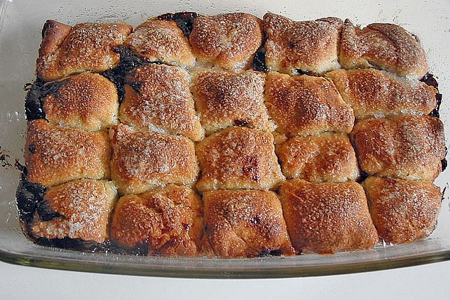 Buchteln Mit Pflaumen