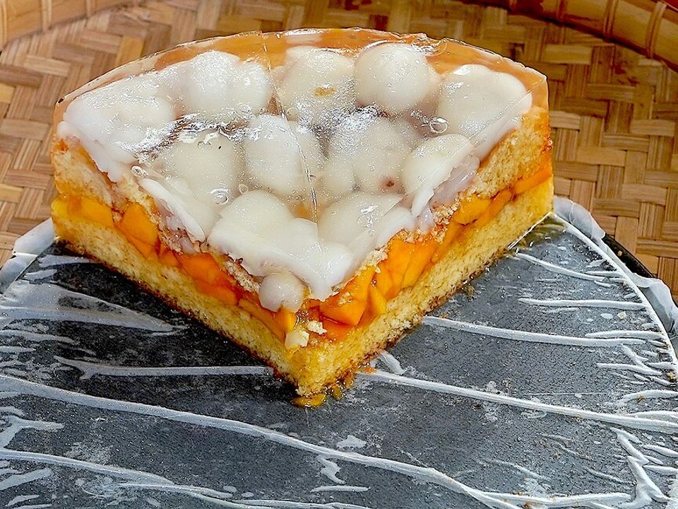 Rambutan-Torte mit Mango-Füllung und Mango-Litschi-Guss von dieter_sedlaczek| Chefkoch
