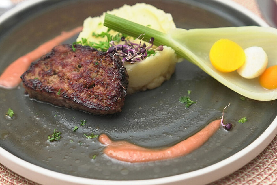 Kürbis in Fenchel mit Kartoffeln und Roter Bete, dazu Hack von ...