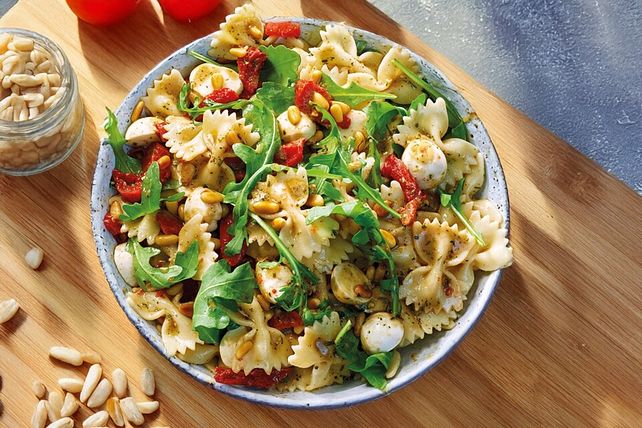 Bunter mediterraner Nudelsalat von Ostmann| Chefkoch