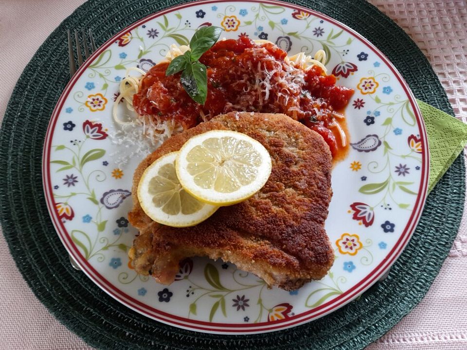 Kotelett mit Spaghetti und Tomatensauce von Anaid55| Chefkoch