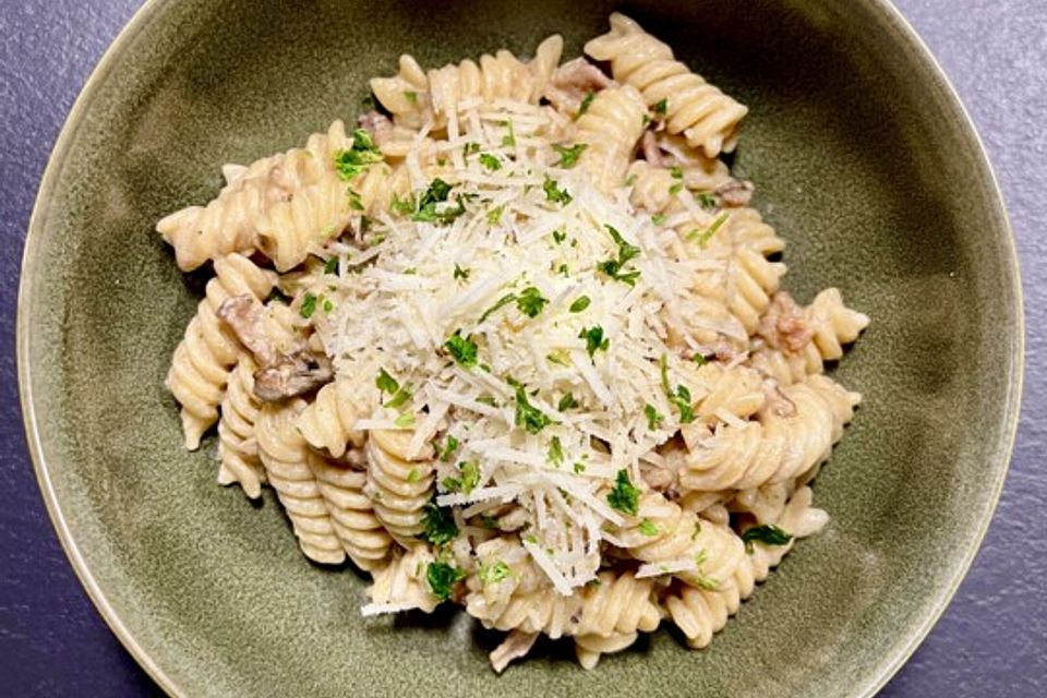 Fusilli mit Guanciale und Steinpilz-Sahnesauce von oglmogl