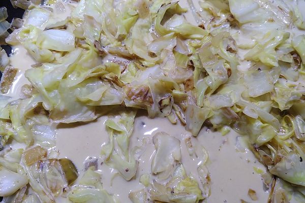 Spitzkohl mit gerösteten Zwiebeln und süßem Senf | Chefkoch