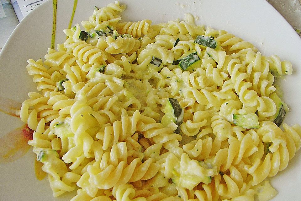 Zucchini - Käse Sauce für Spaghetti von magicmaya